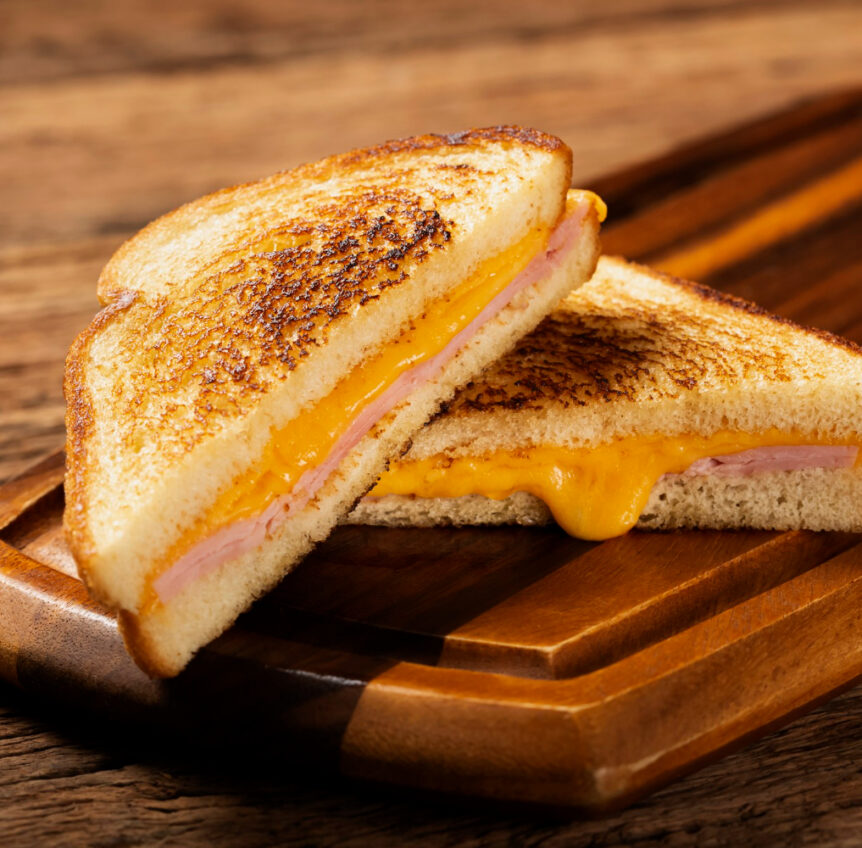 Cuir un Croque Monsieur au Cheddar avec l'Extra Crisp au cookeo ...